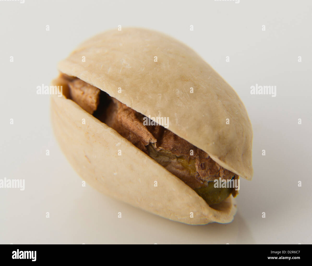 Pistachio nuts hi-res stock photography and images - Alamy