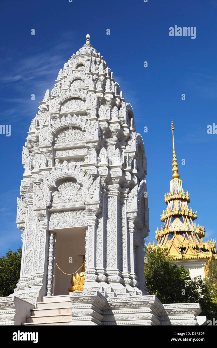 Kantha Bopha Stupa at Silver Pagoda in Royal Palace, Phnom Penh ...