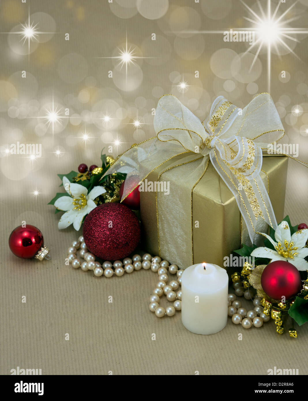 Christmas decoratons hi-res stock photography and images - Alamy