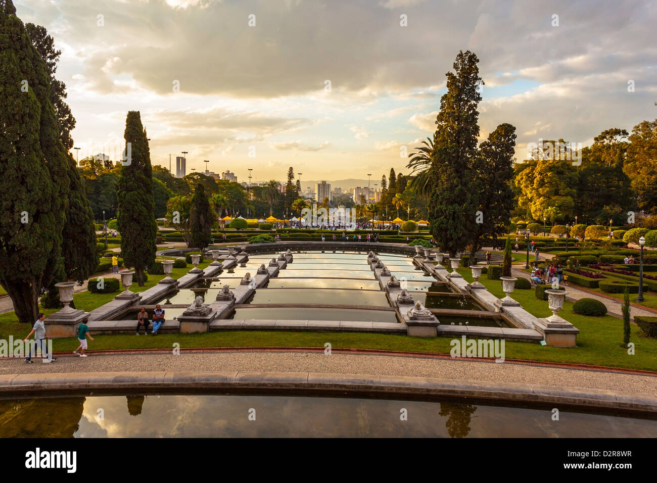 Parque da independencia hi-res stock photography and images - Alamy