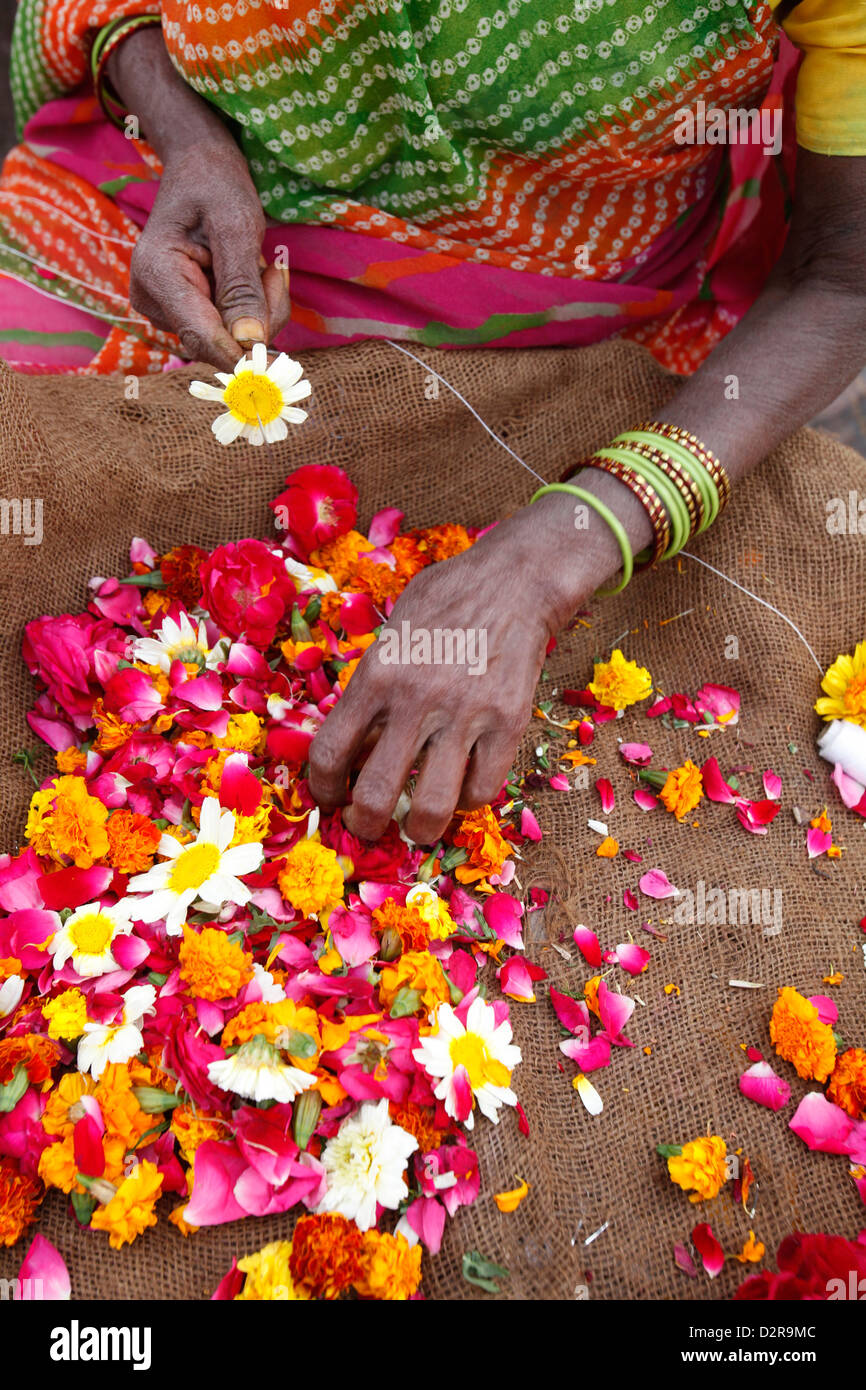 Garlands hi-res stock photography and images - Alamy
