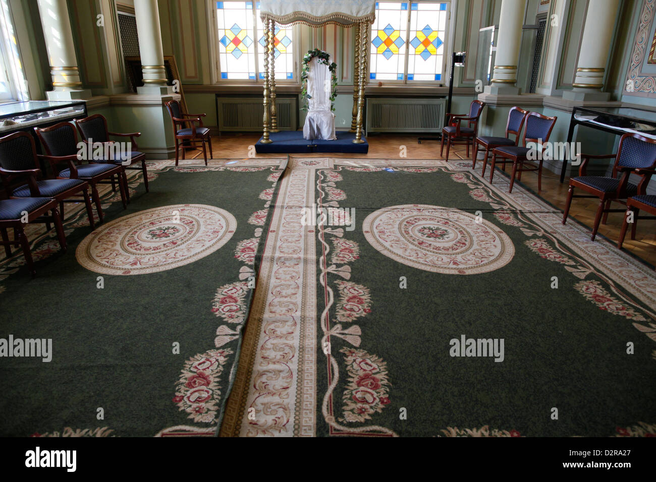 Jewish wedding chuppah, Grand Choral Synagogue, St. Petersburg, Russia ...