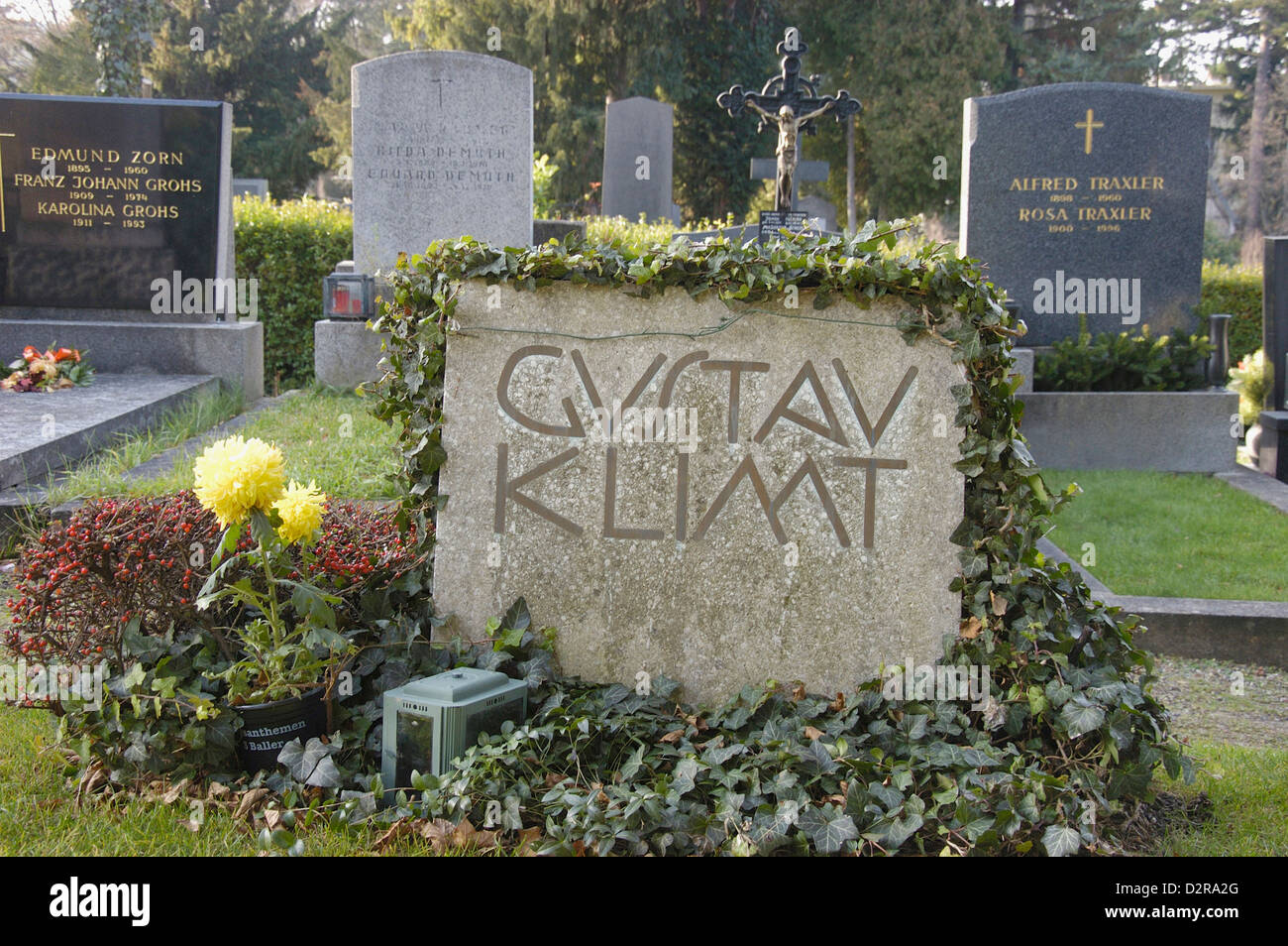 Gustav Klimt grave at the cemetery Hietzing Stock Photo - Alamy