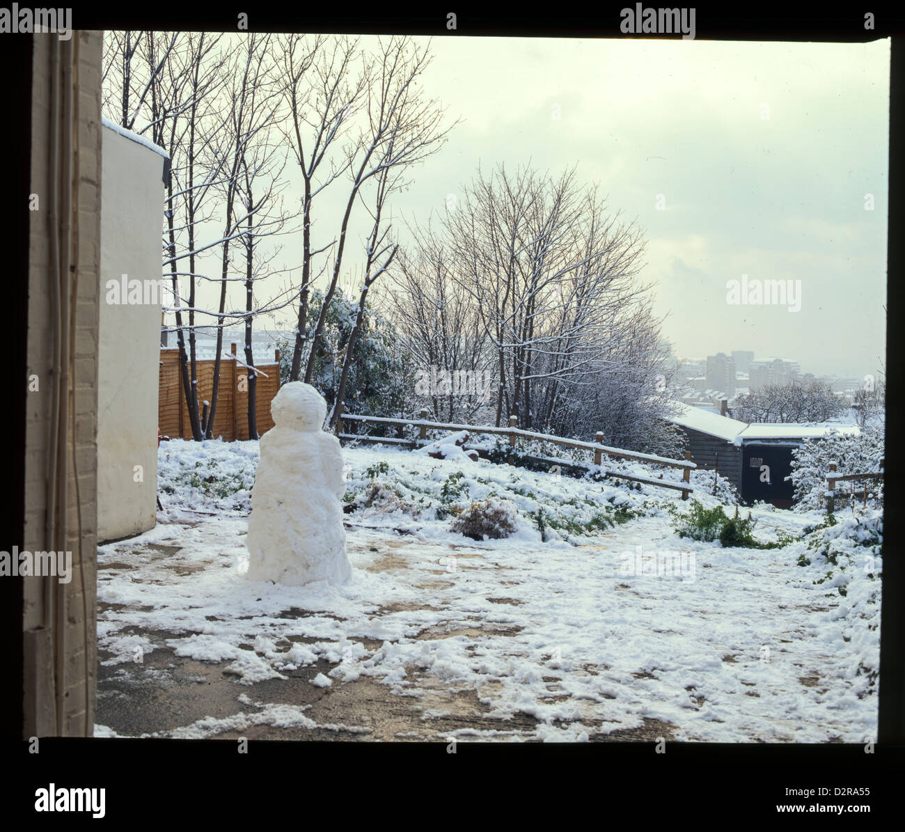 Melting snowman sun hi-res stock photography and images - Alamy