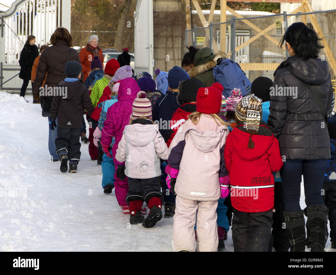 Kindergarten kids having a tour outing excursion Stock Photo - Alamy