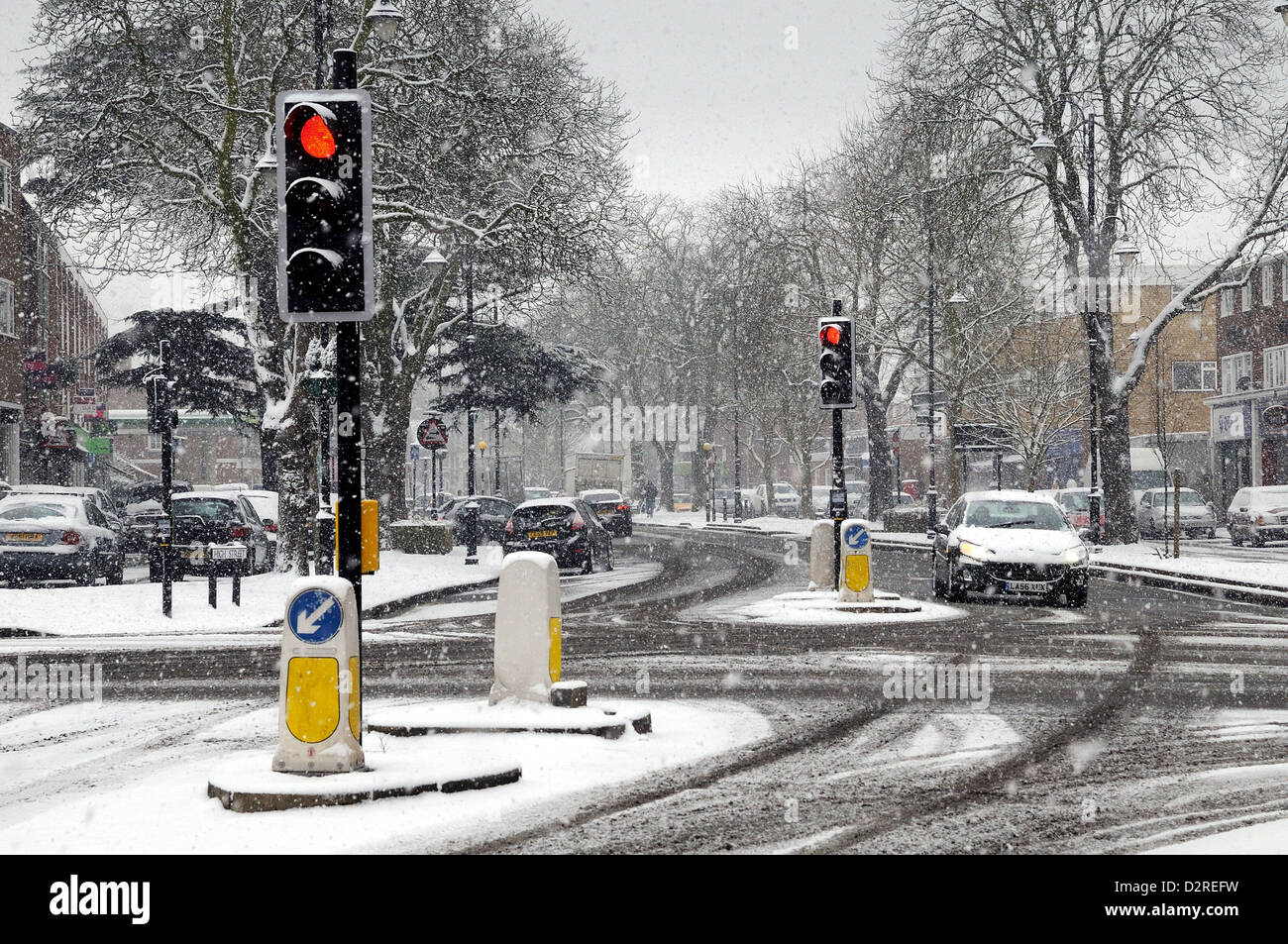 Snowy conditions in London suburbs Stock Photo - Alamy