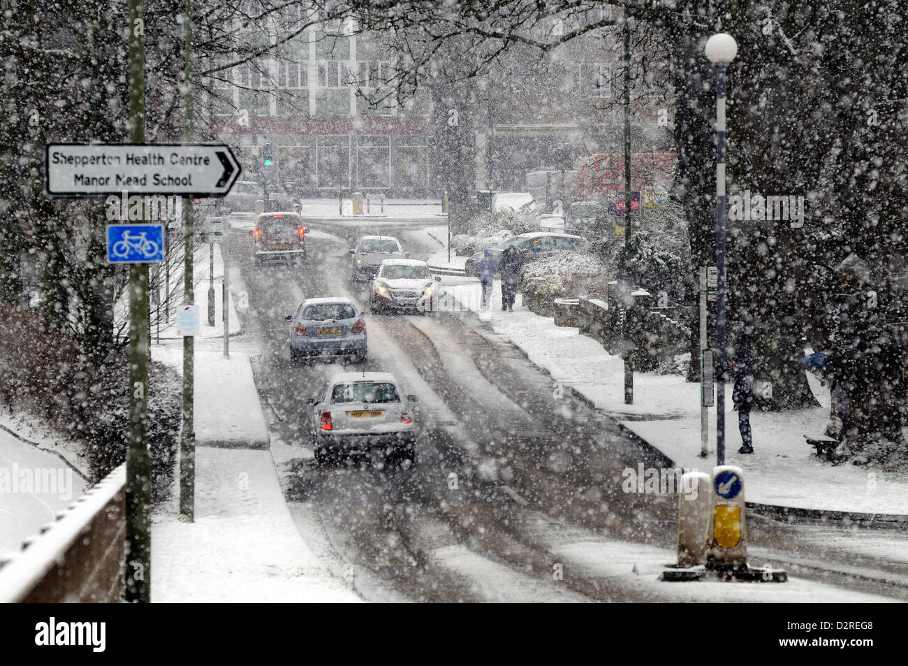 Snowy conditions in London suburbs Stock Photo - Alamy