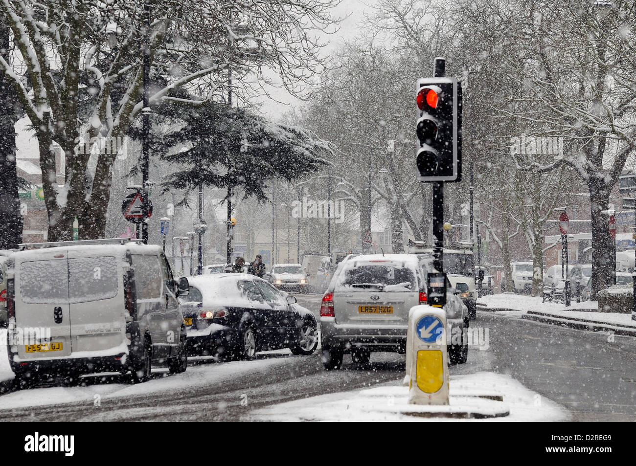 Snowy conditions in London suburbs Stock Photo - Alamy