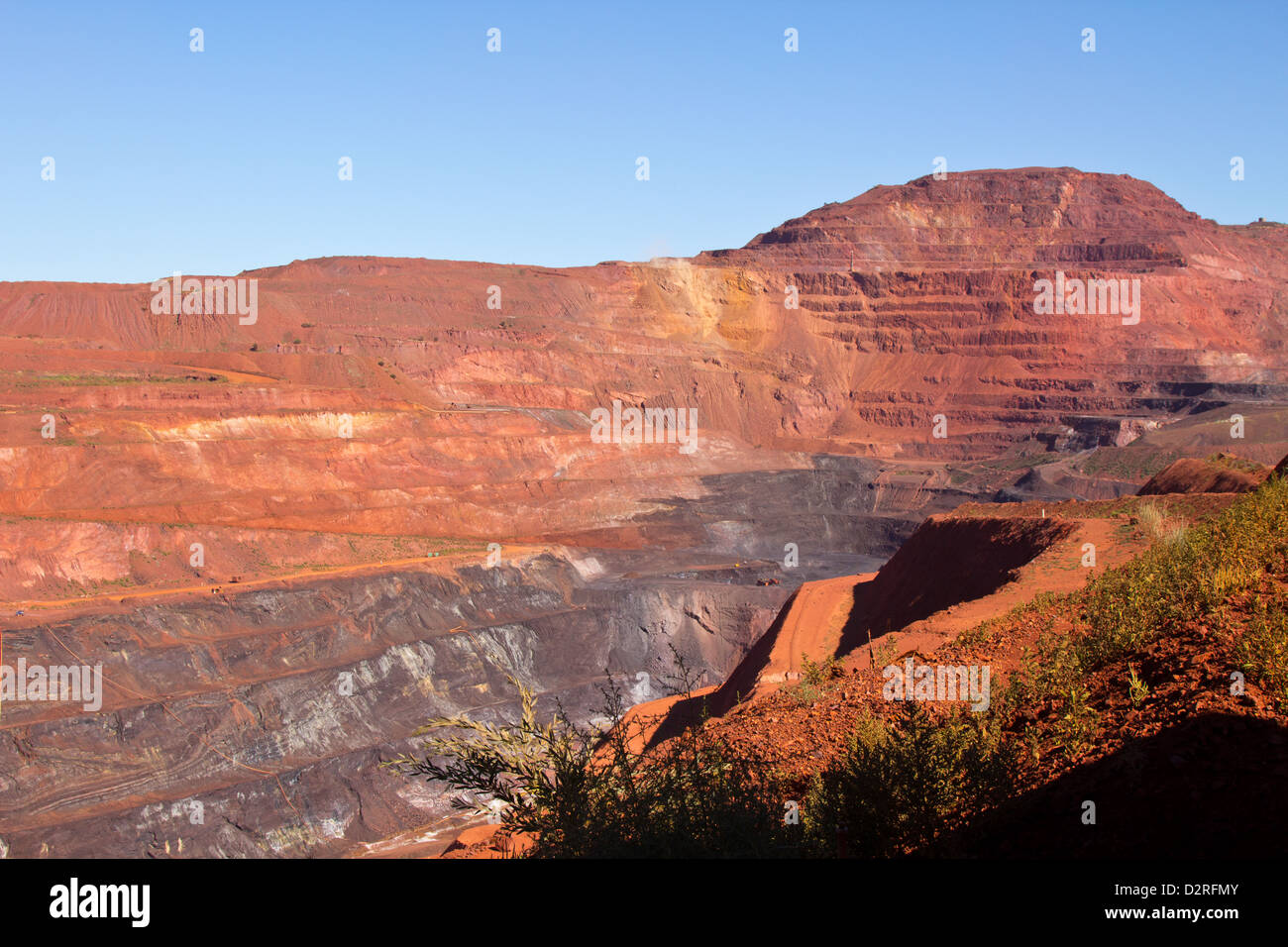 Iron ore mining western australia hi-res stock photography and images ...