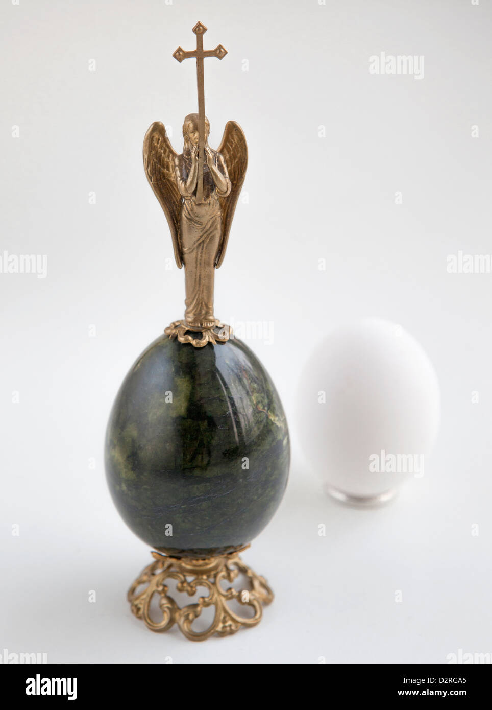 Happy easter cross egg hi-res stock photography and images - Alamy