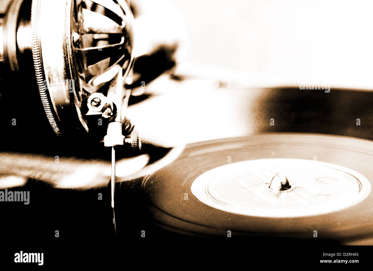 Vintage phonograph hi-res stock photography and images - Alamy