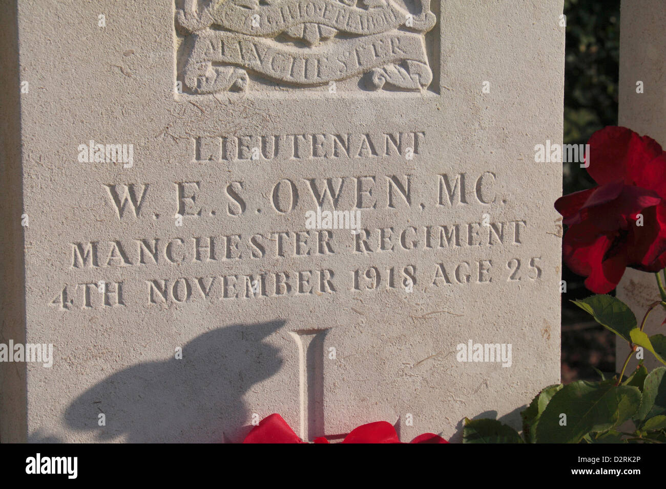 The burial place of war poet Wilfred Owen MC, CWGC Ors Communal Cemetery, Nord, France Stock ...