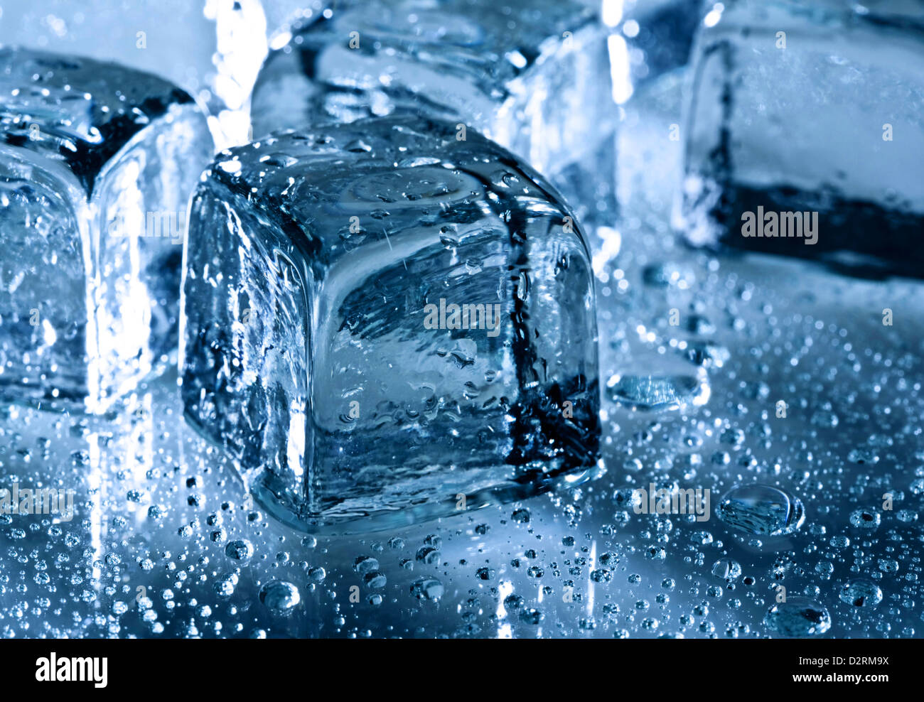 Glass water over ice hi-res stock photography and images - Alamy