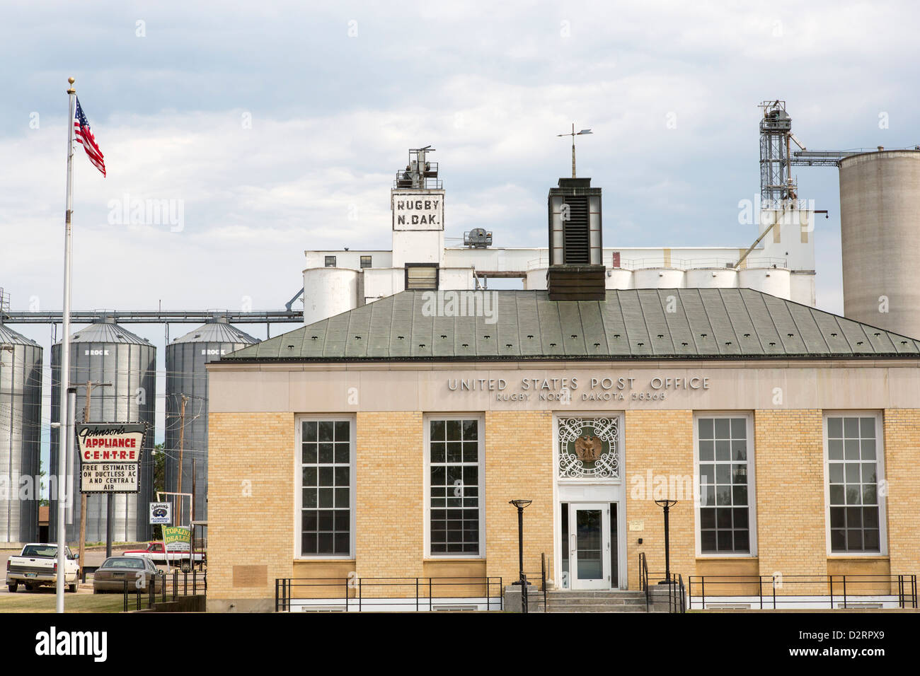 Post office and granary in Rugby, North Dakota, USA Stock Photo - Alamy
