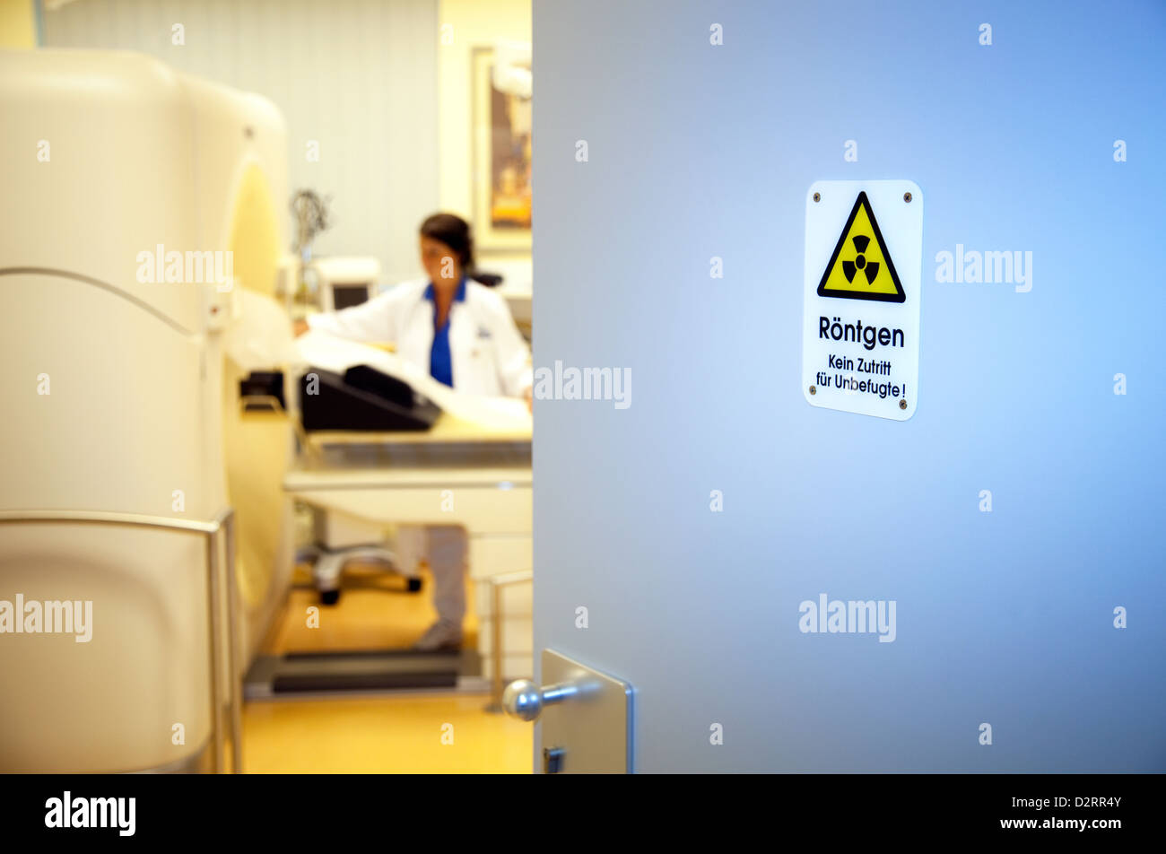 Radiation warning sign hospital hi-res stock photography and images - Alamy