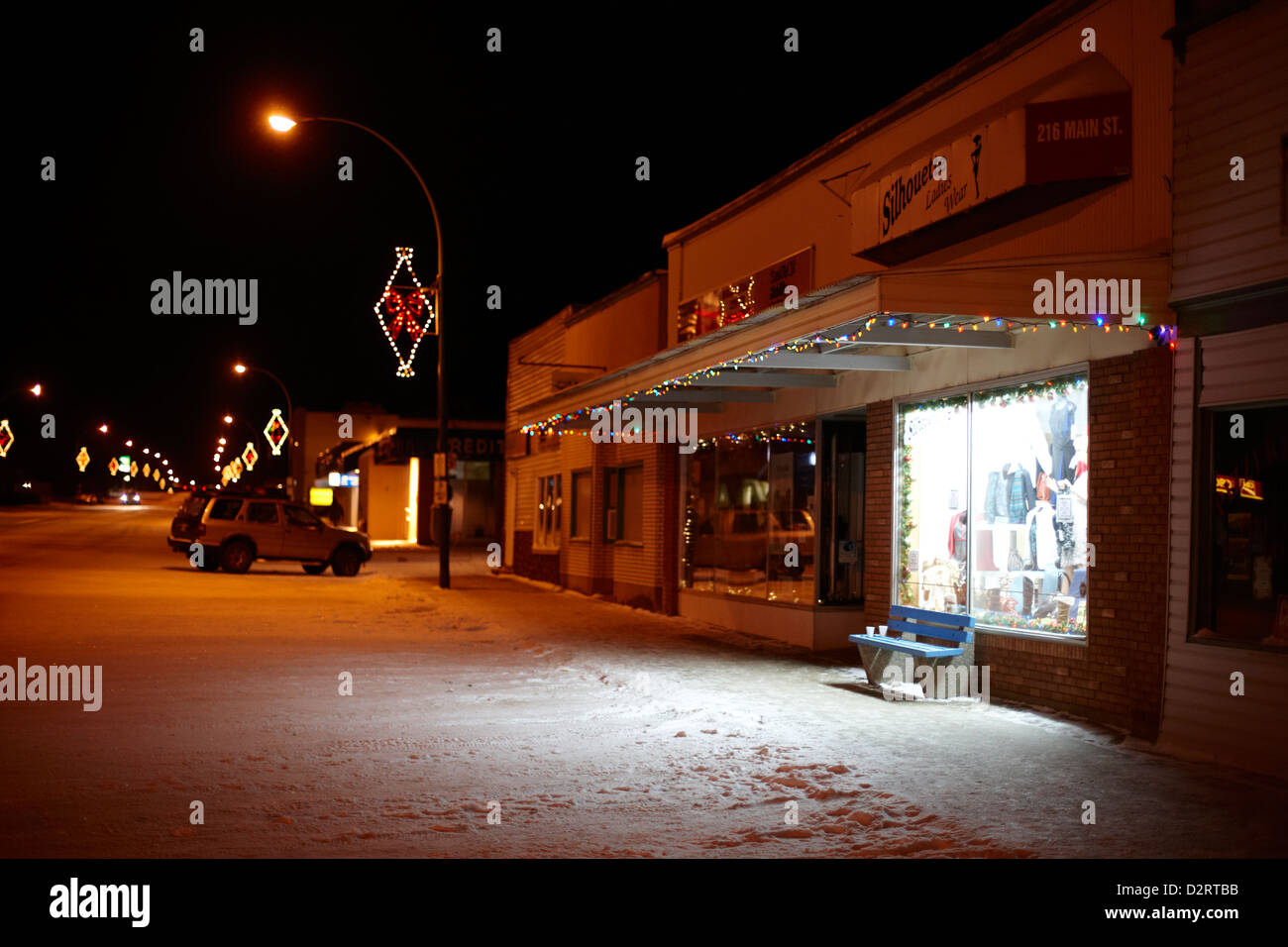 Store window at night hi-res stock photography and images - Alamy