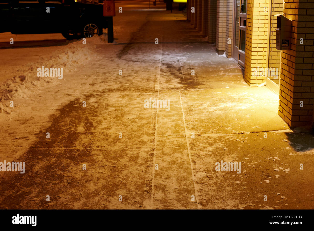 Empty winter street at night hi-res stock photography and images - Alamy