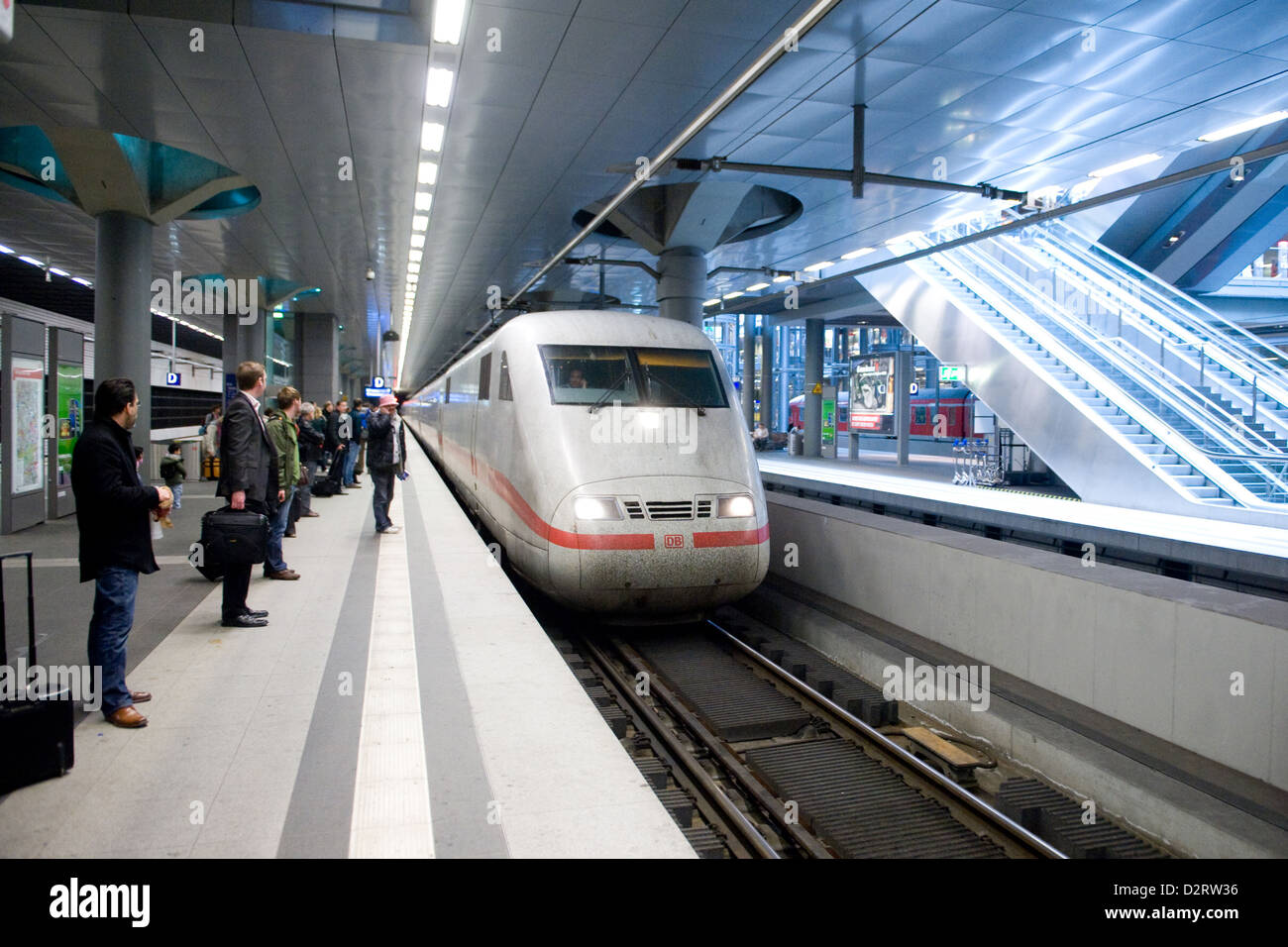 Berlin, Germany, an ICE train pulls into the Berlin Hauptbahnhof, Plain ...