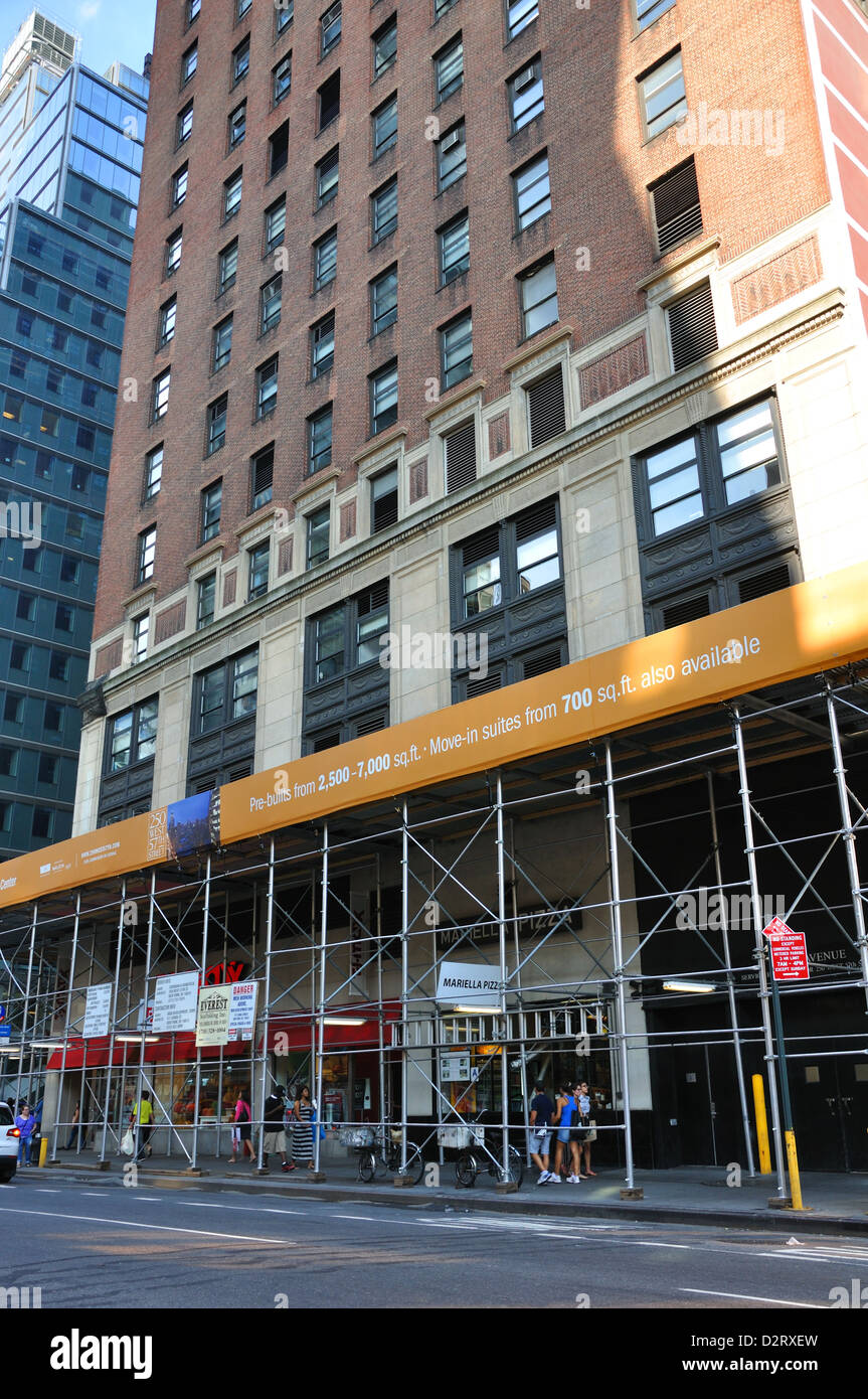 Sidewalk scaffoldings in New York City, USA Stock Photo - Alamy