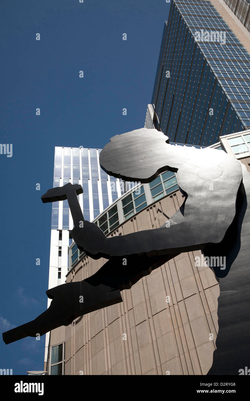 Hammering man sculpture seattle art hi-res stock photography and images ...