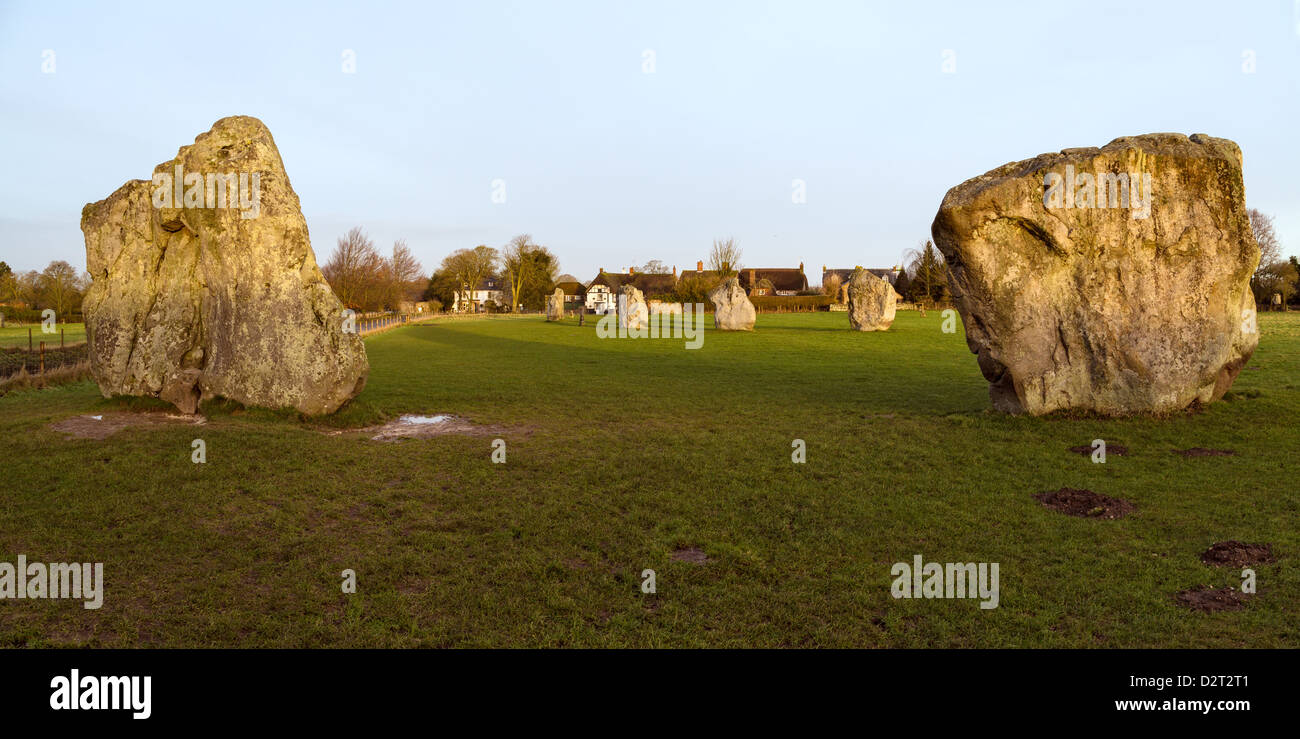 Avebury standing stones hi-res stock photography and images - Alamy