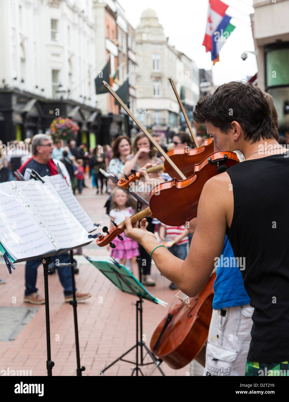 Dublin street musician hi-res stock photography and images - Alamy