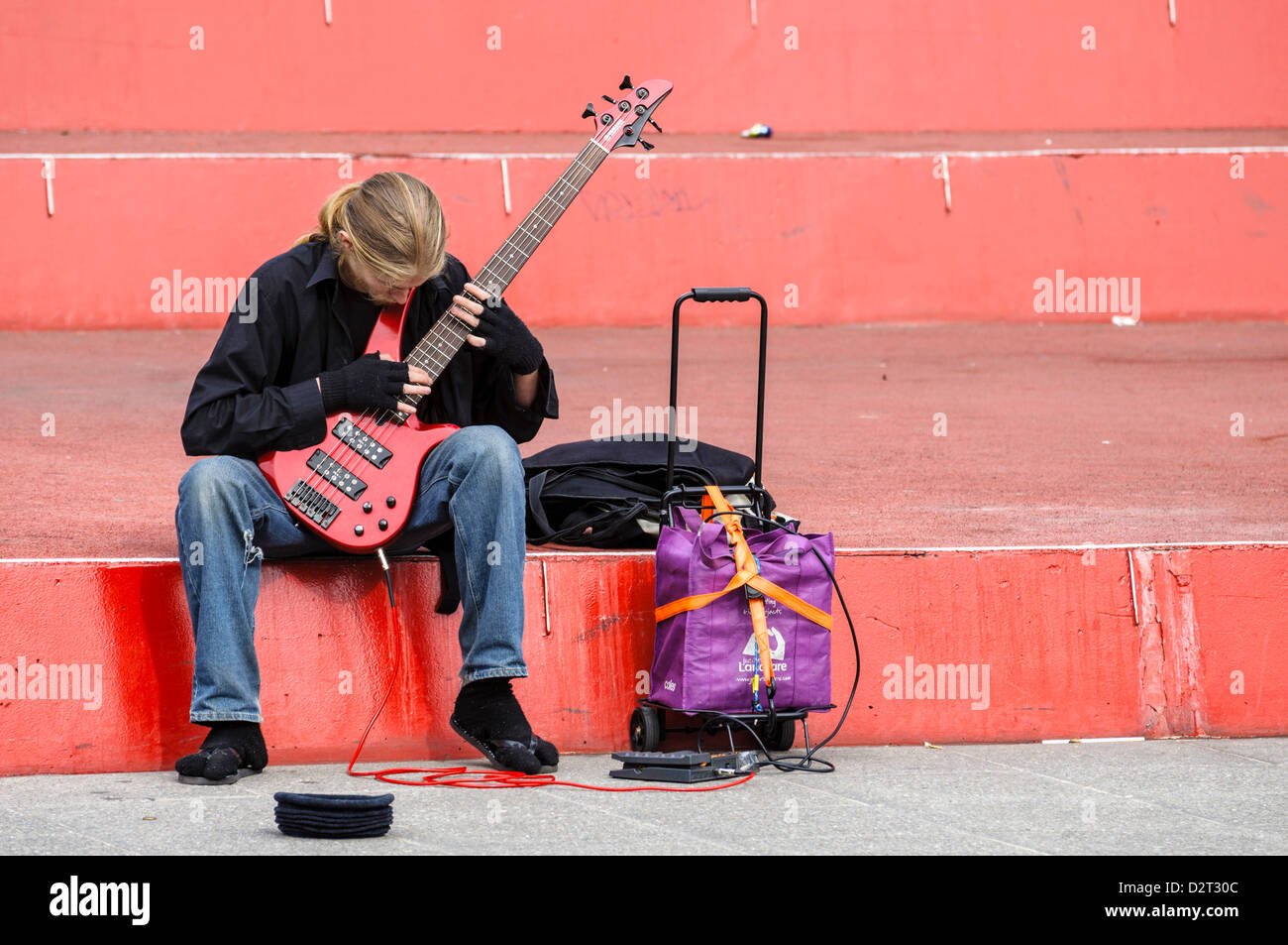 Busker guitar male hi-res stock photography and images - Alamy
