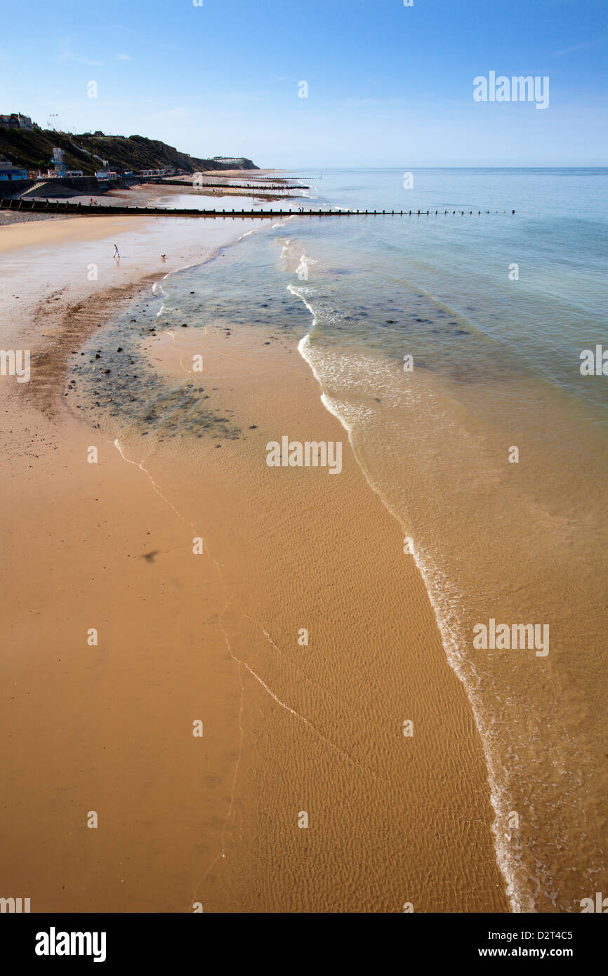Cromer beach and pier hi-res stock photography and images - Alamy