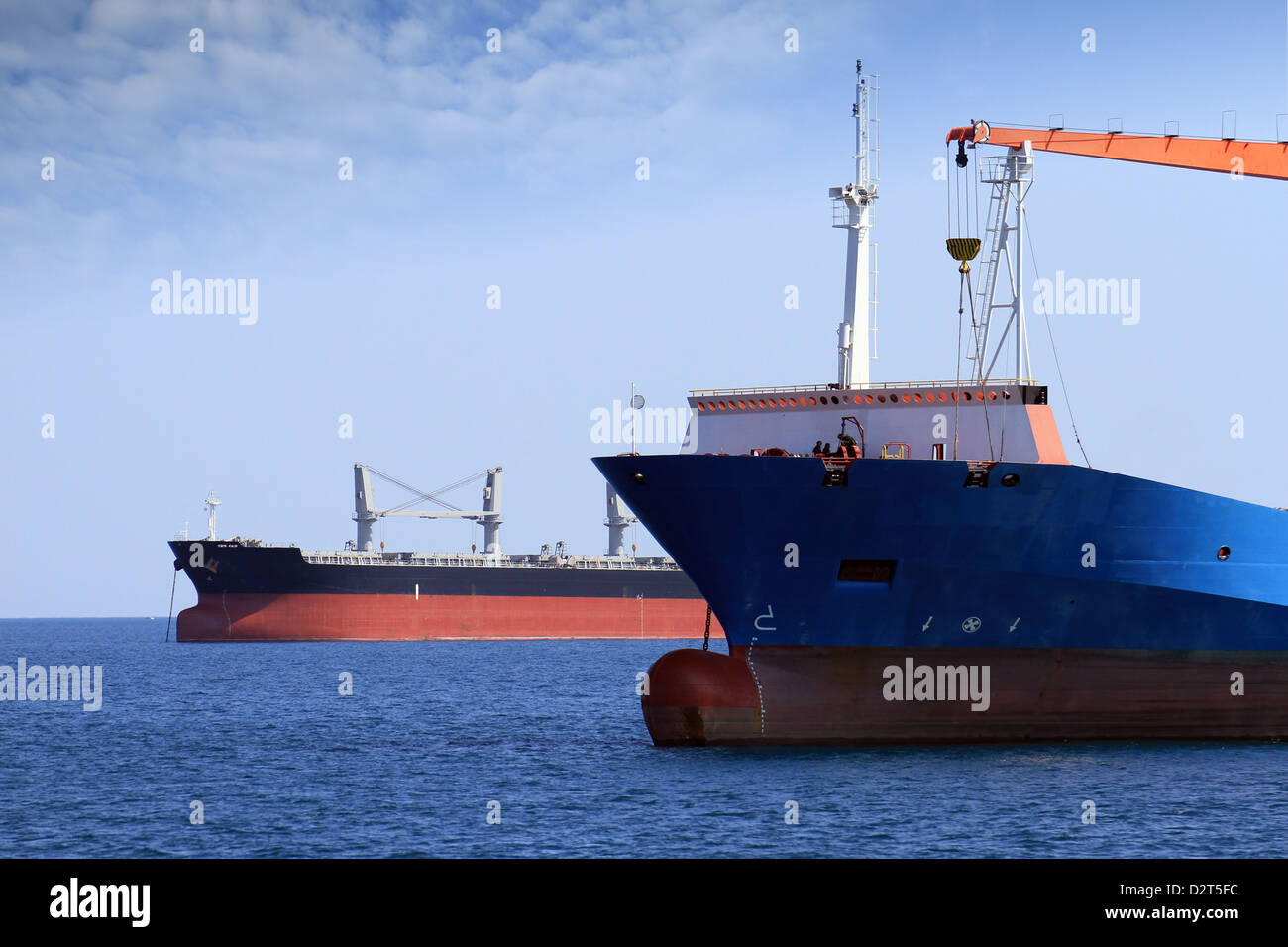 Ships forward crane hi-res stock photography and images - Alamy