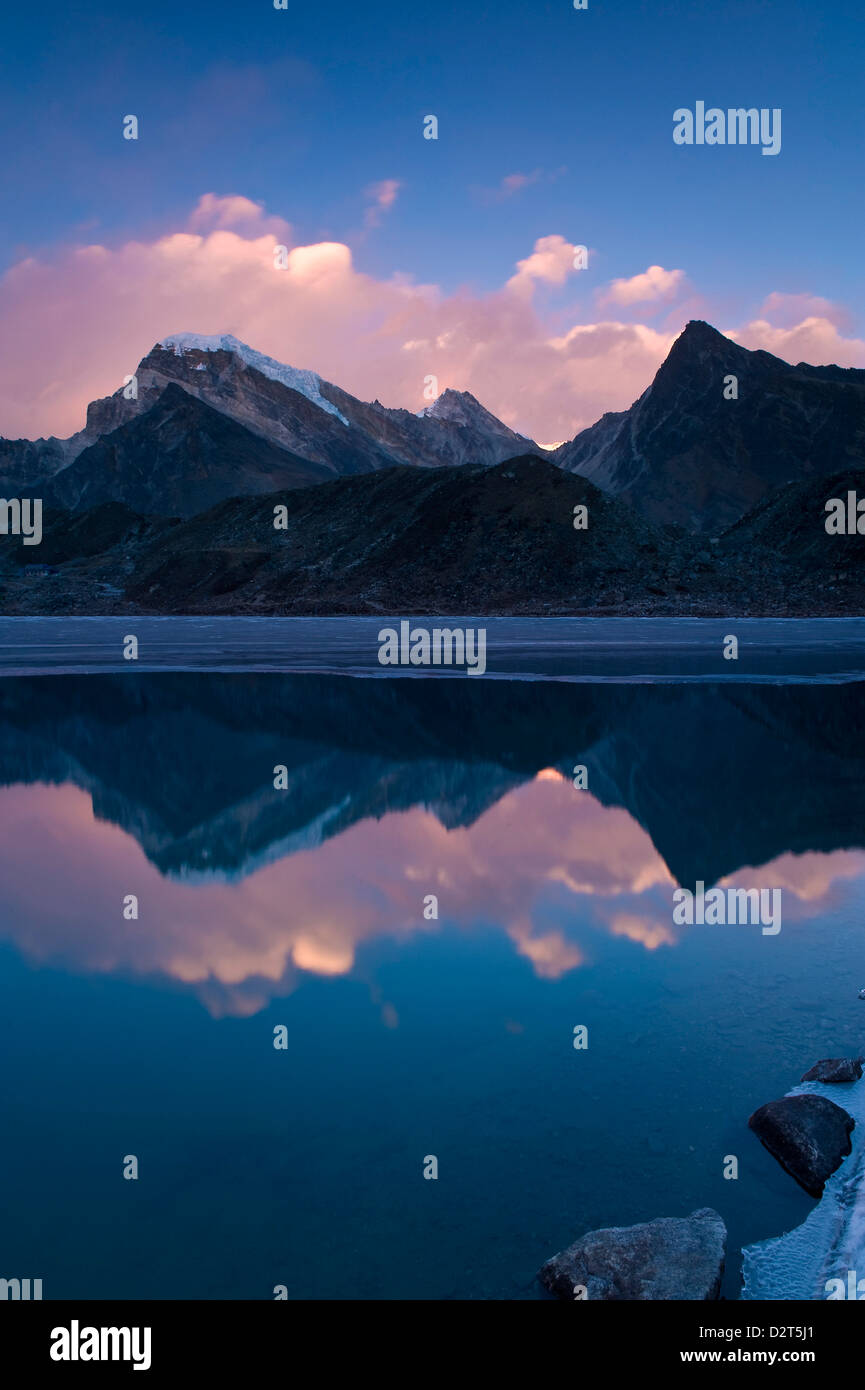 Dudh Pokhari Lake, Gokyo, Solu Khumbu (Everest) Region, Nepal ...
