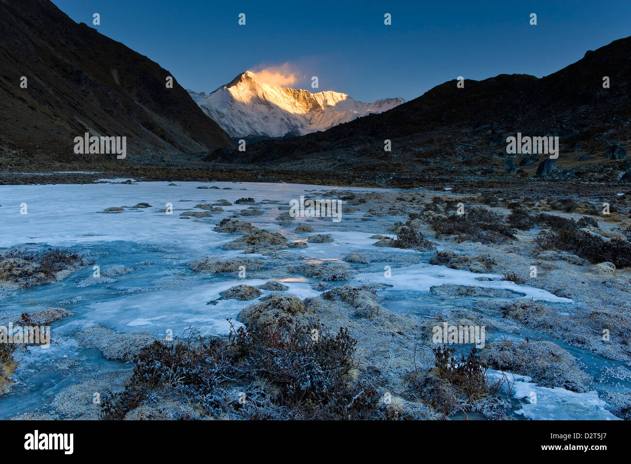 Cho oyu gokyo hi-res stock photography and images - Alamy