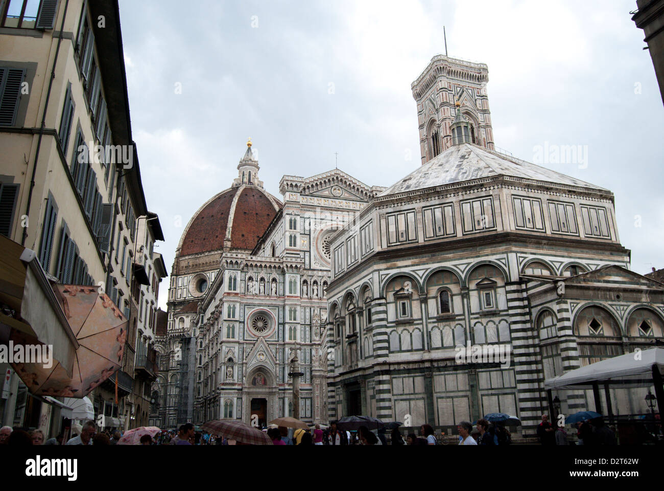 Large building hi-res stock photography and images - Alamy