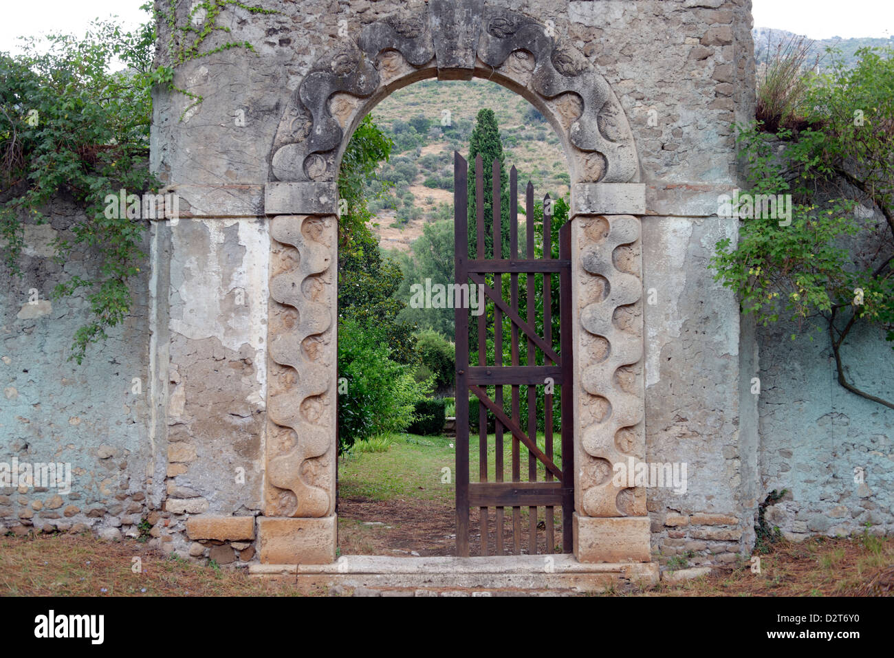 Garden portal hi-res stock photography and images - Alamy