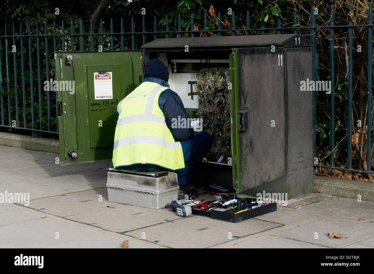 Roadside cabinet telecommunications hi-res stock photography and images ...