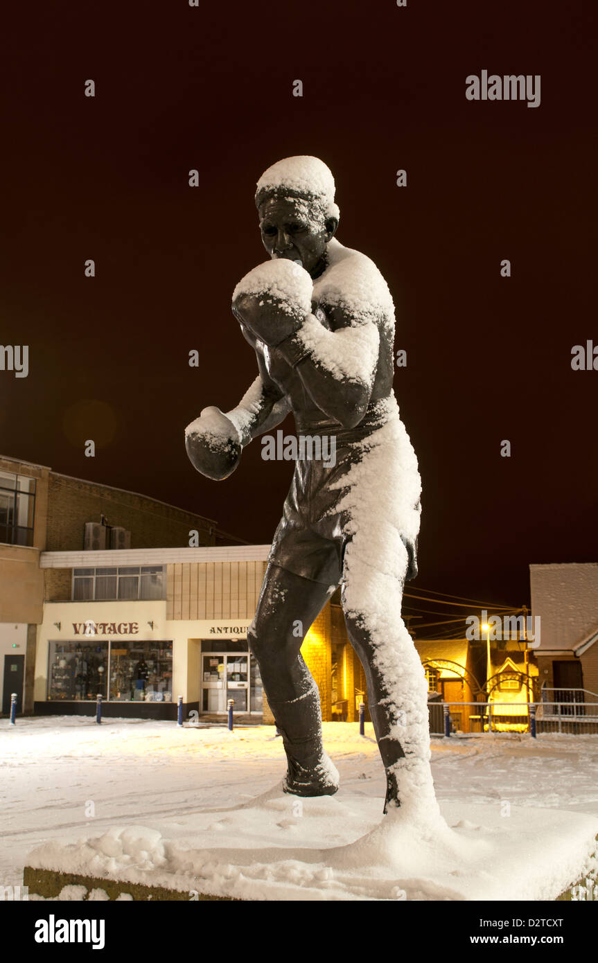 Statue of randolph turpin hi-res stock photography and images - Alamy