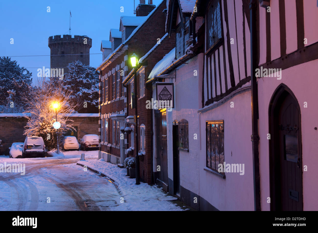 Warwick winter snow town centre hi-res stock photography and images - Alamy