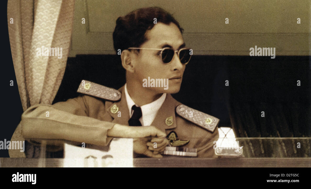 'A Life's Work', the much-vaunted new book about the Thai King, strives ...