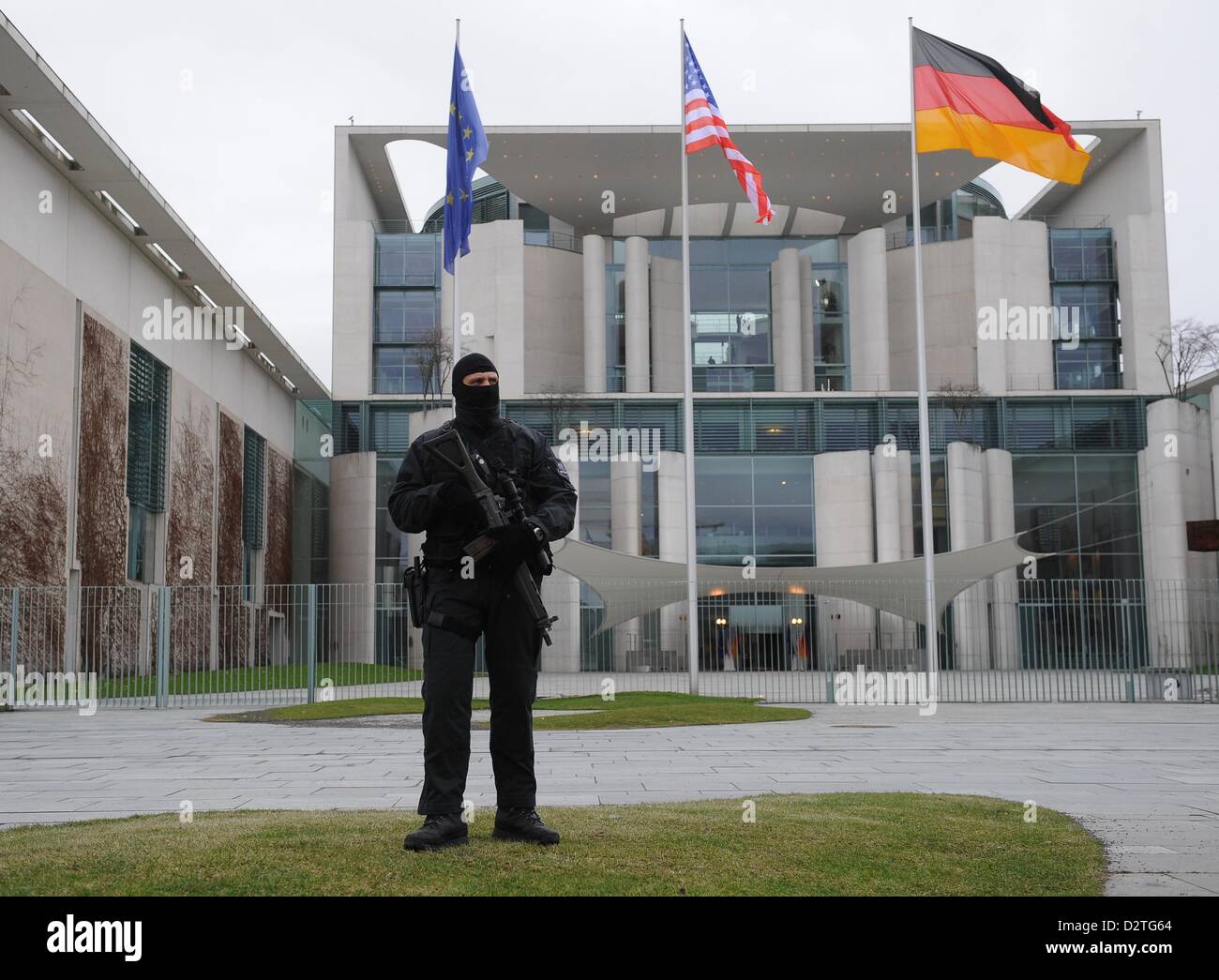 A police officer of a special response unit of the German state police ...