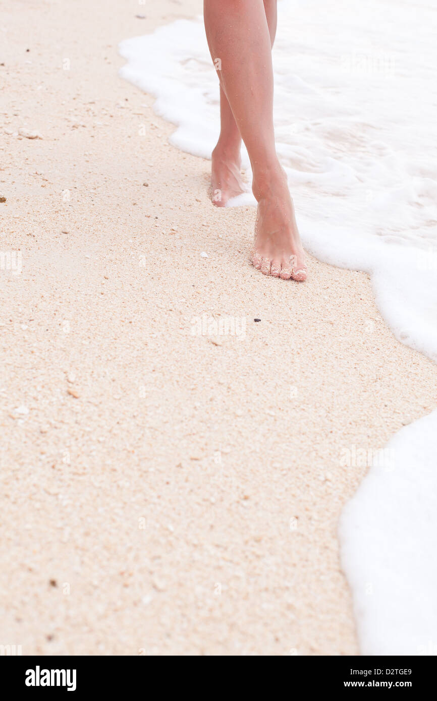 Legs woman on beach hi-res stock photography and images - Alamy