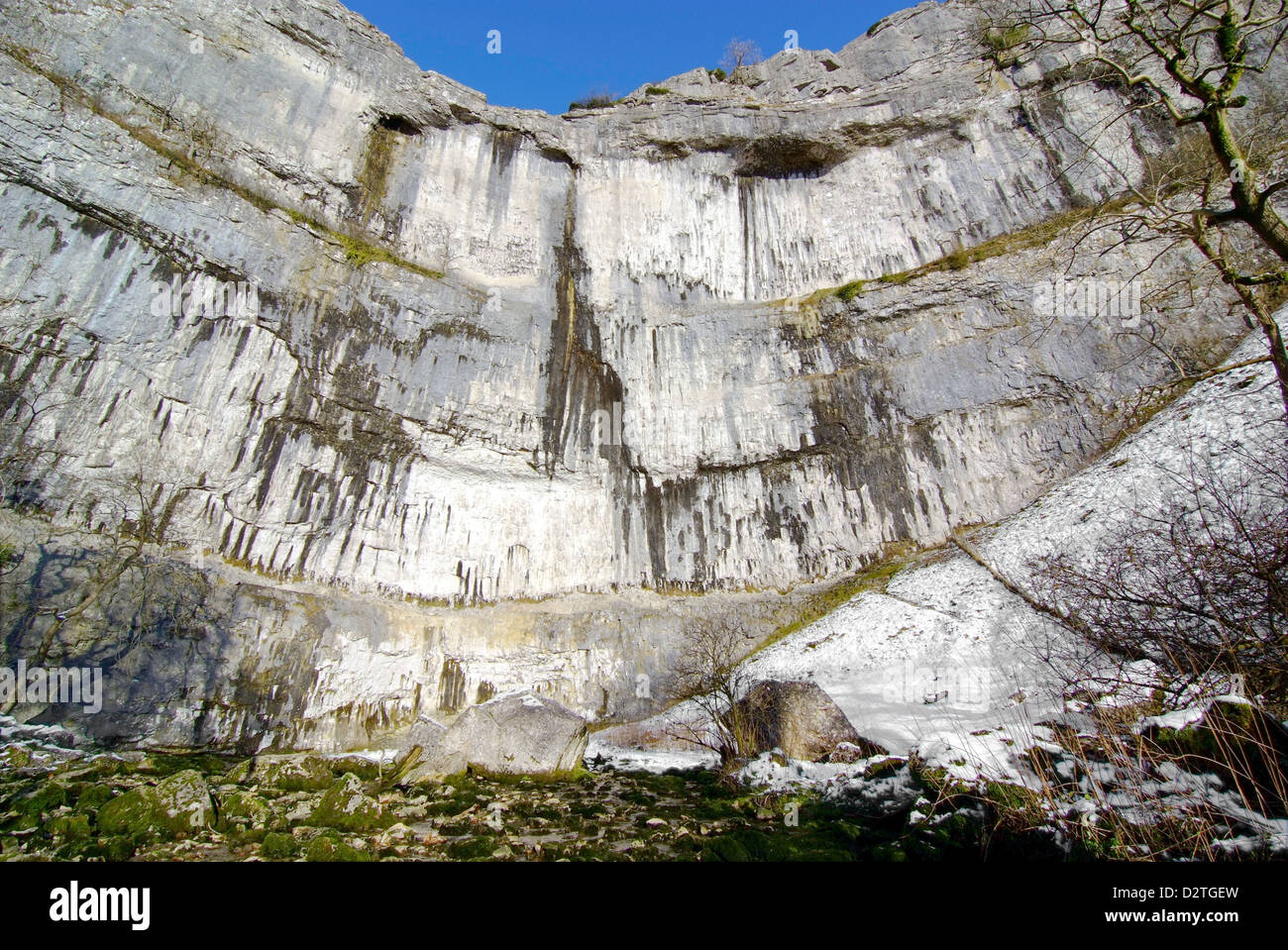 Malham cove waterfall hi-res stock photography and images - Alamy