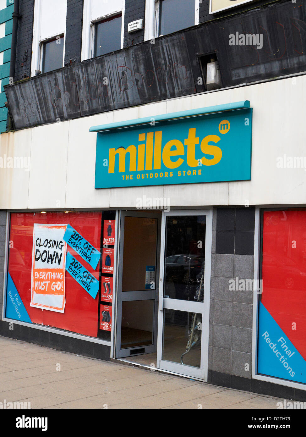 Store now closed sign hi-res stock photography and images - Alamy