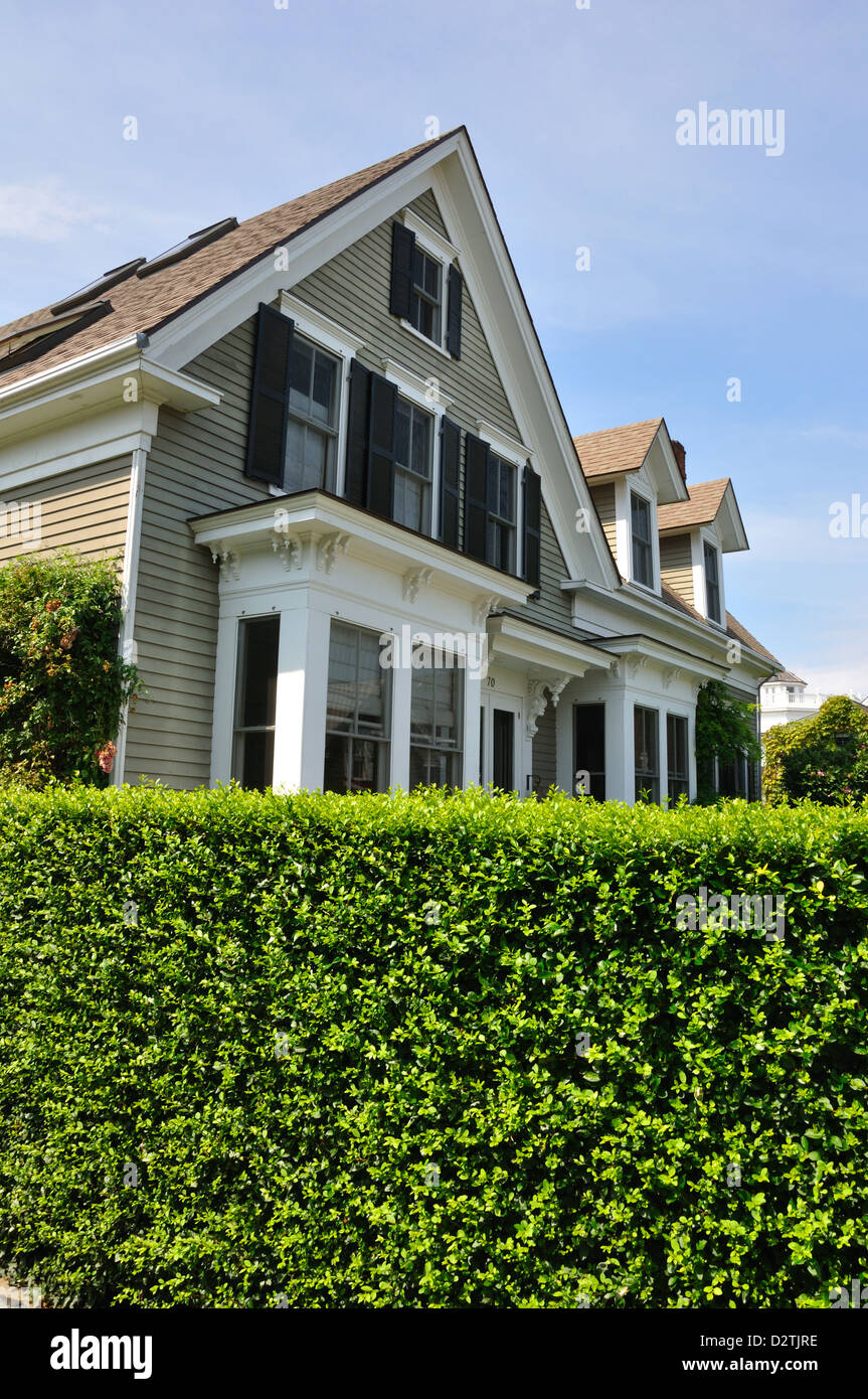 Cape cod architectural style hi-res stock photography and images - Alamy