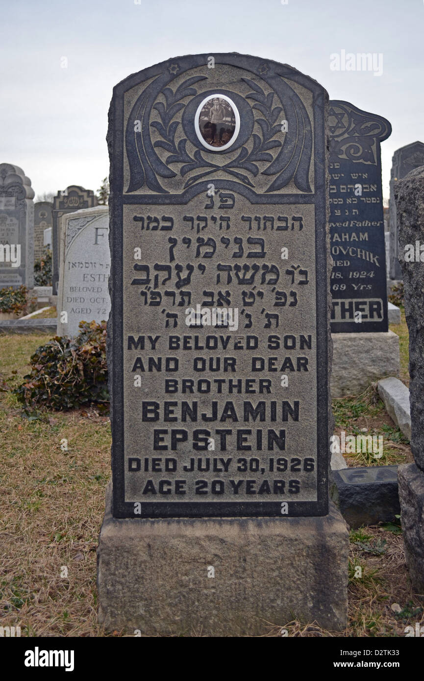 Jewish tombstone photo hi-res stock photography and images - Alamy