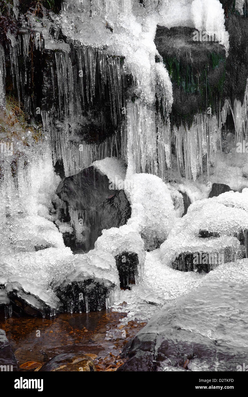 Yorkshire dales waterfalls frozen waterfall hi-res stock photography ...