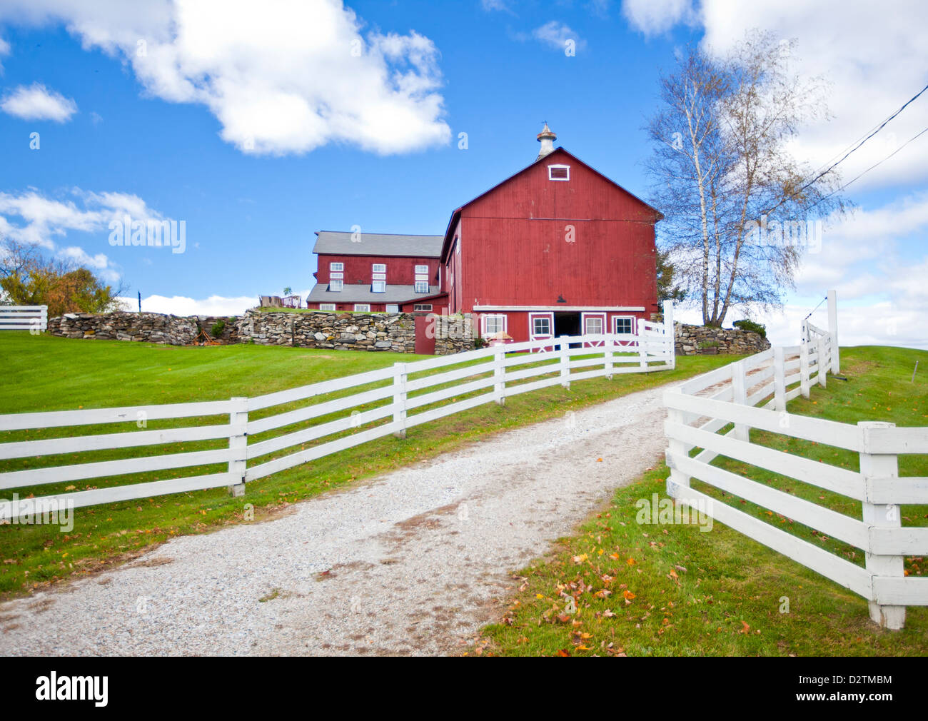 Traditional american farm house hi-res stock photography and images - Alamy