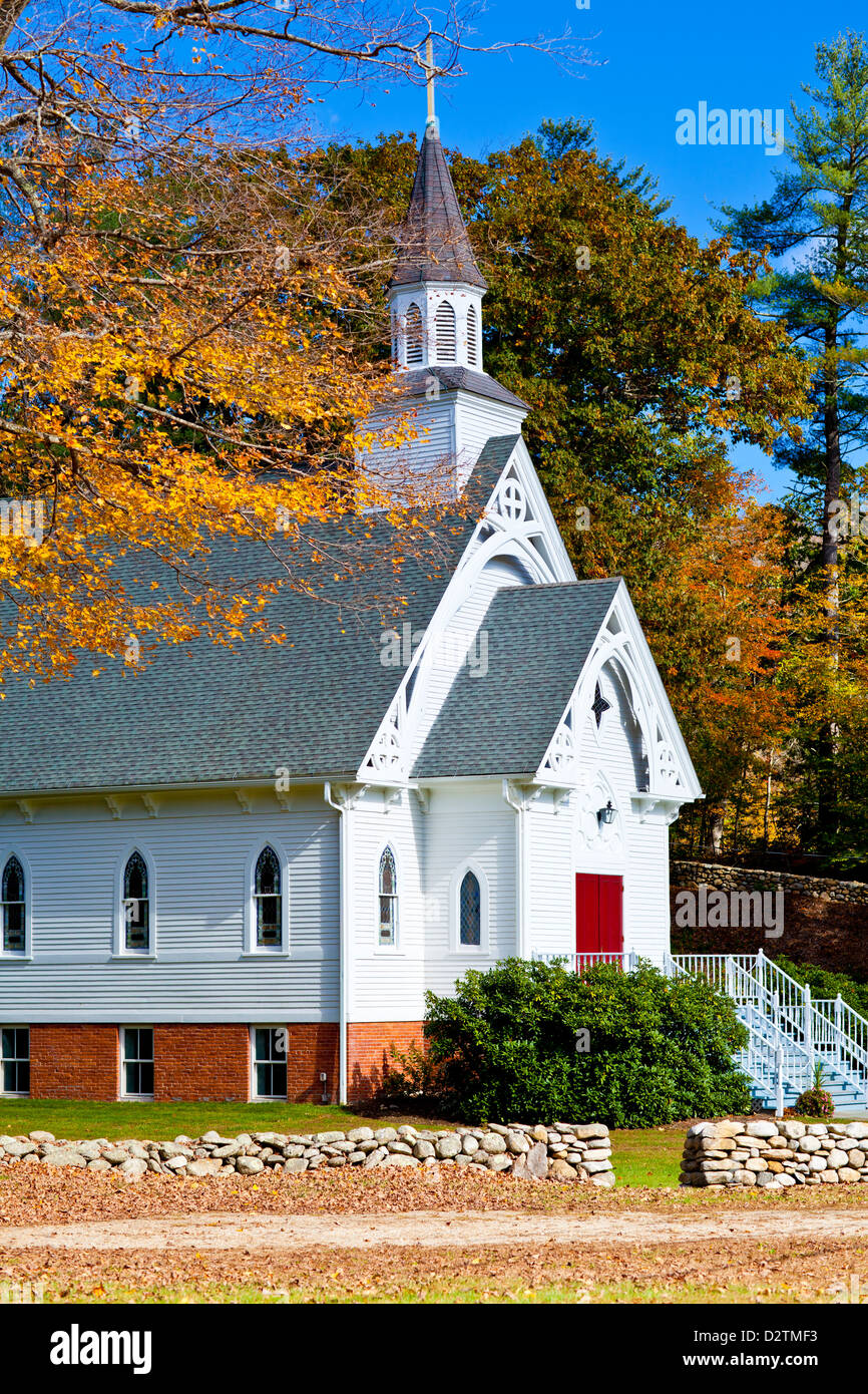 Fall foliage vermont white church hi-res stock photography and images ...