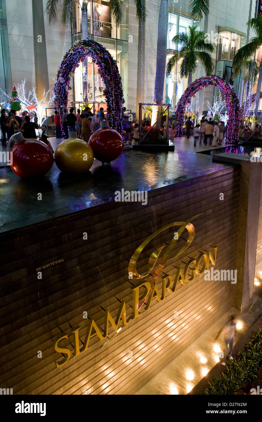 Bangkok, Thailand, the Siam Paragon shopping center at night Stock ...