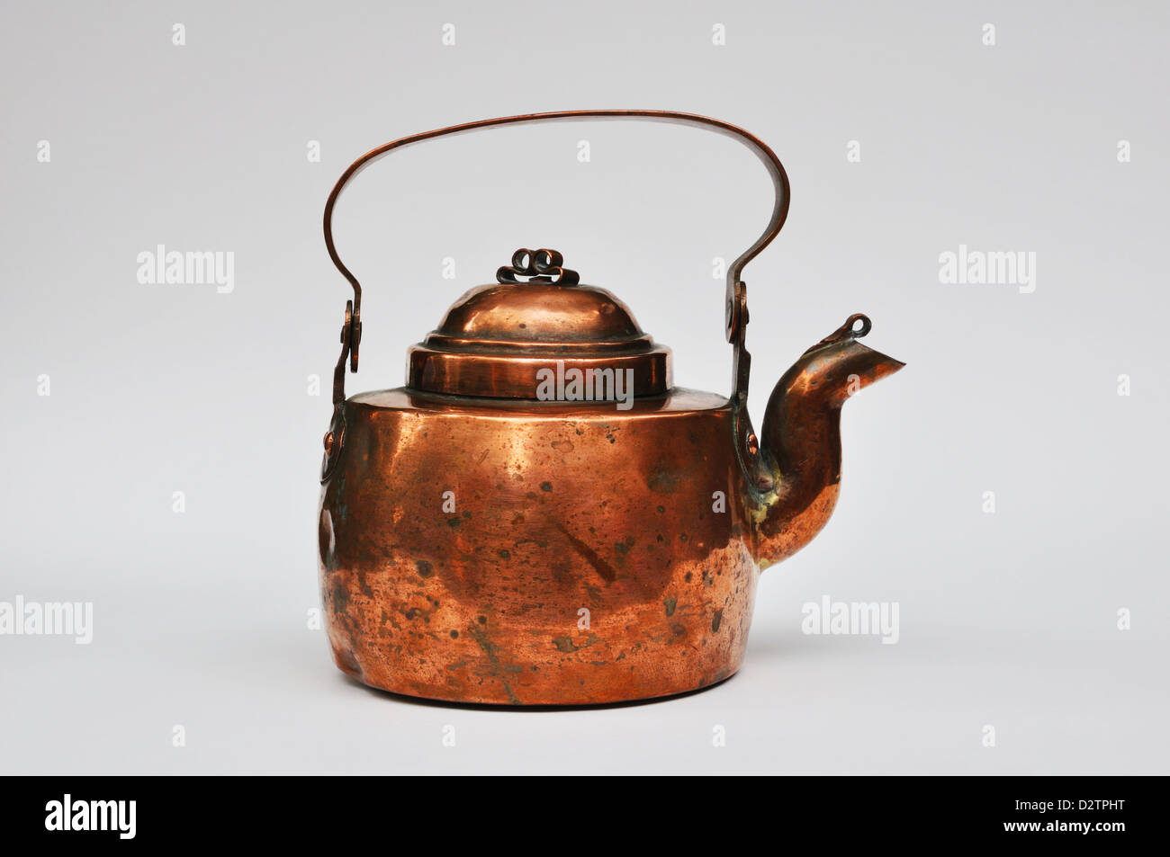 Antique copper kettle Stock Photo - Alamy