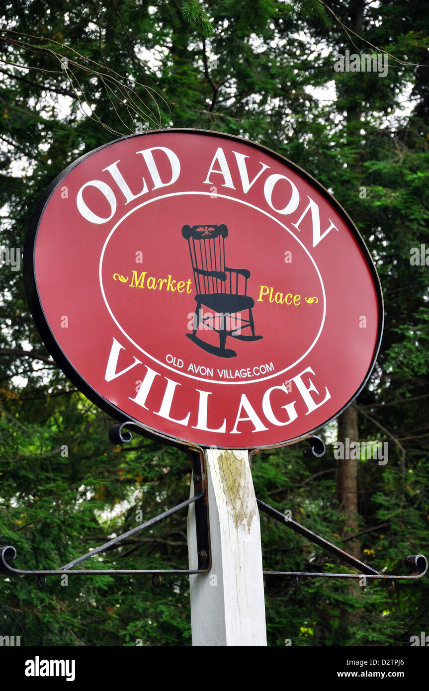 Old Avon Village shopping plaza sign, Connecticut, USA Stock Photo - Alamy