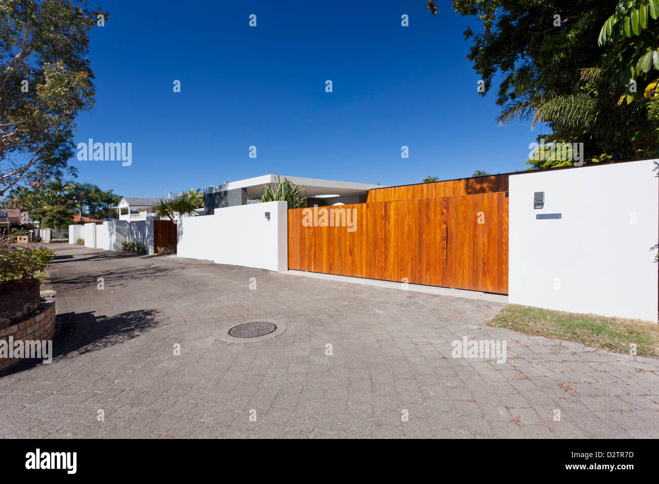 Modern Australian house front and entrance Stock Photo - Alamy